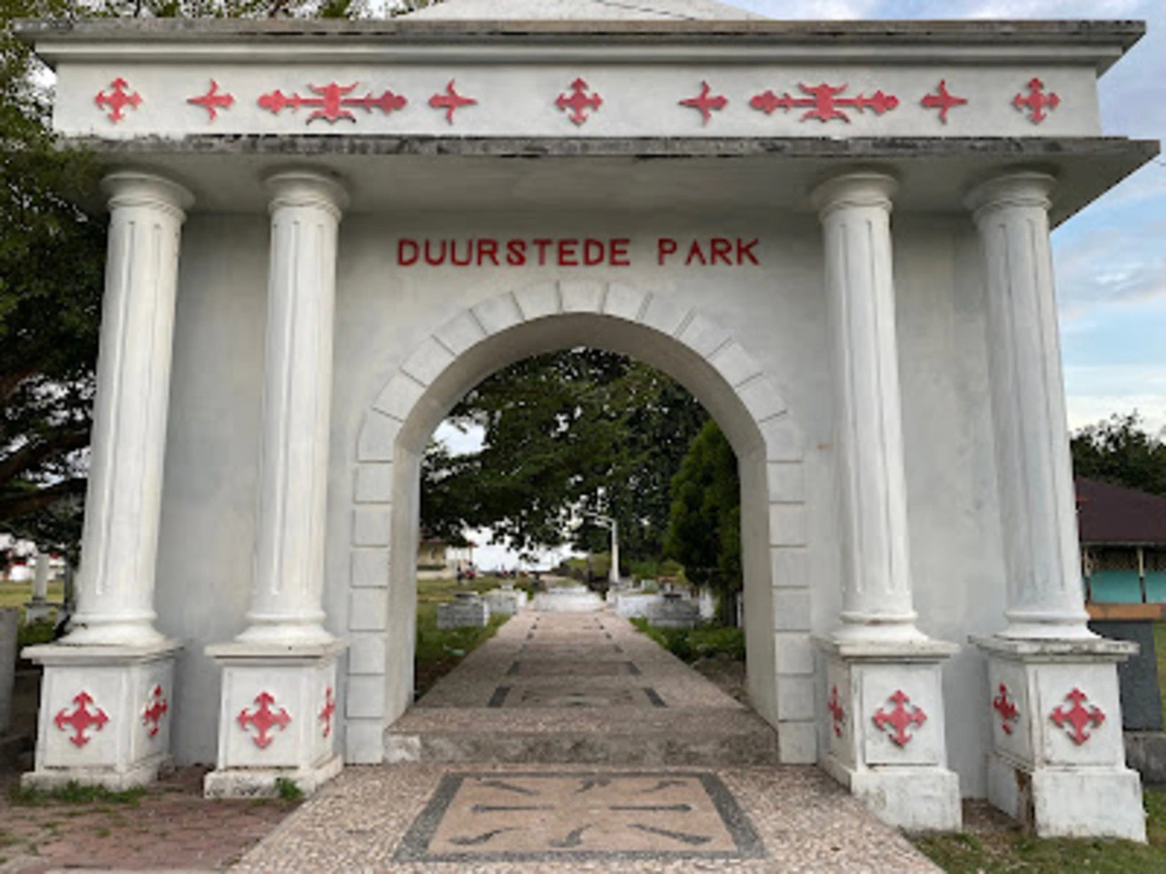 Mengintip Sejarah di Benteng VOC Duurstede, Saparua | Wisata Maluku